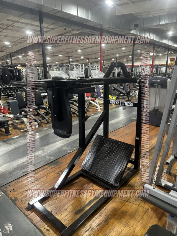 Dynabody Pendulumn Squat - Superfitness Gym Equipment