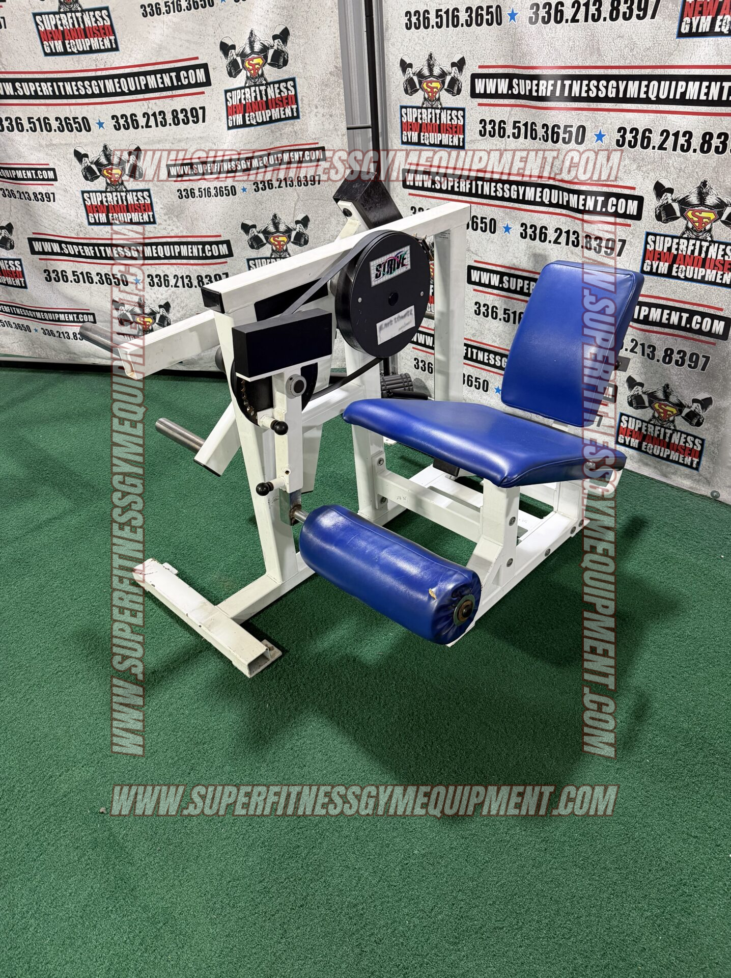 Strive Plate Loaded Leg extension - Superfitness Gym Equipment