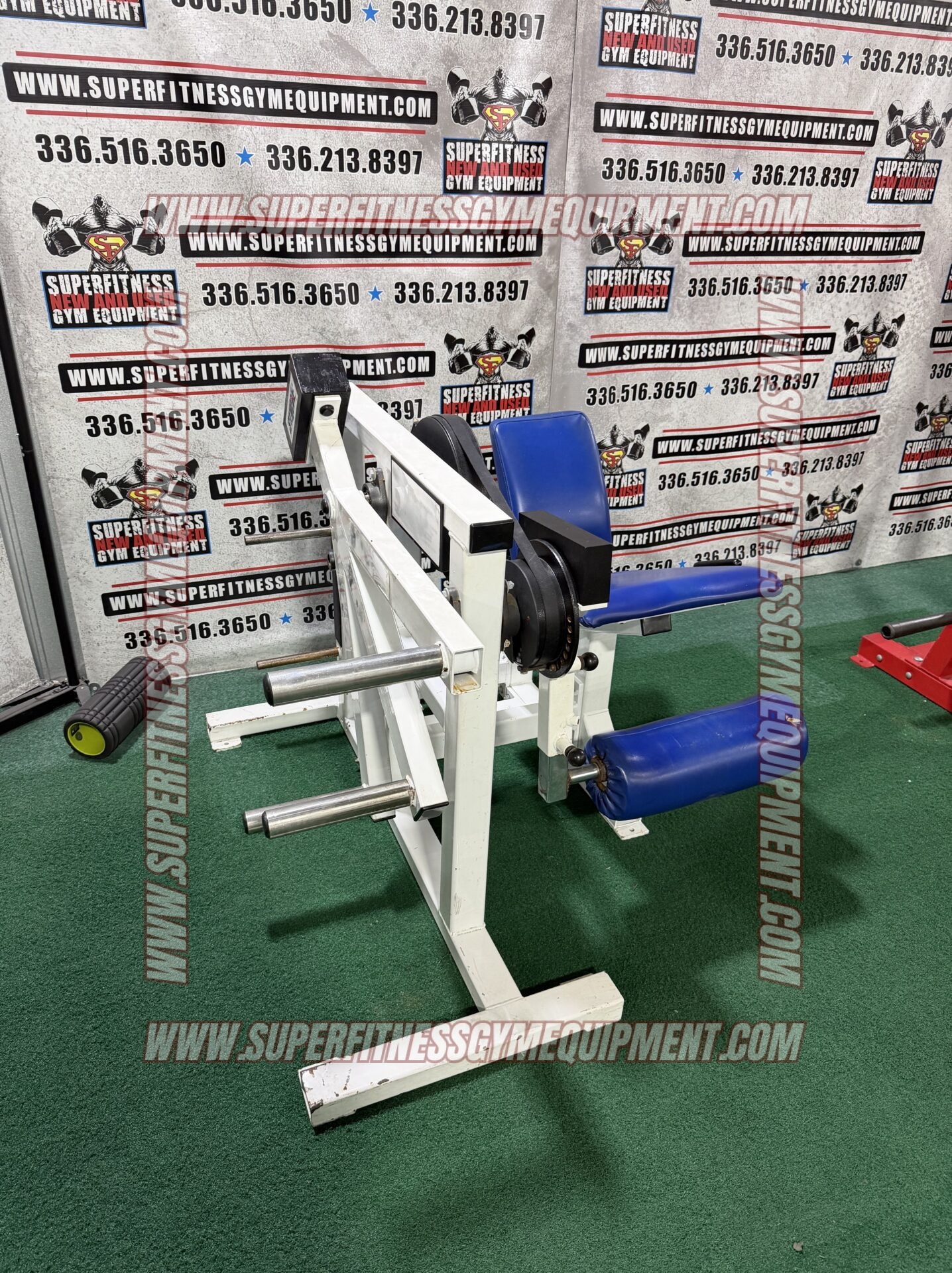 Strive Plate Loaded Leg extension - Superfitness Gym Equipment