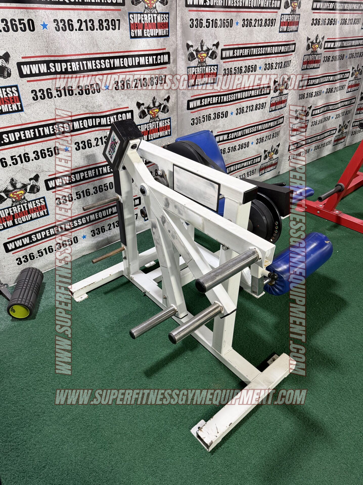 Strive Plate Loaded Leg extension - Superfitness Gym Equipment